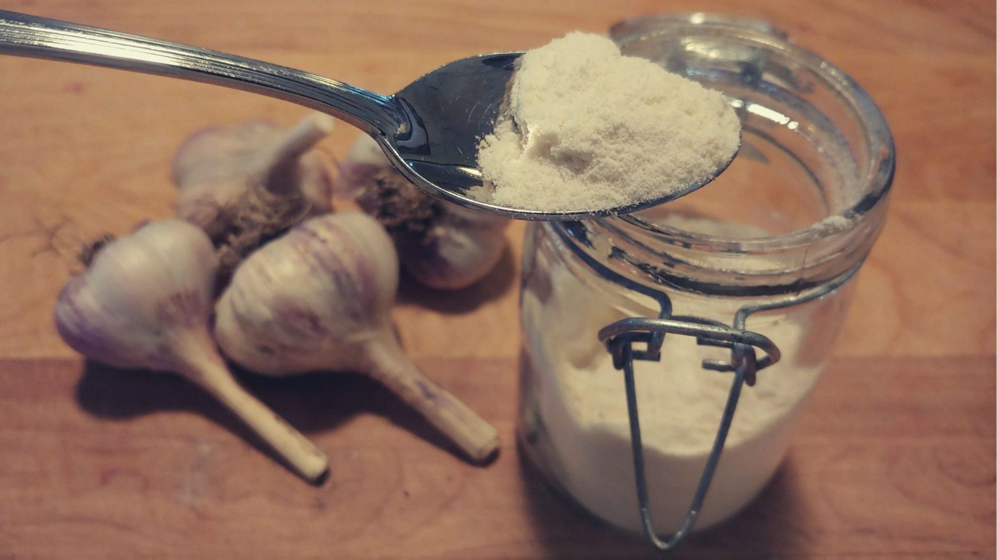 How To Make Garlic Powder - Homestead How-To