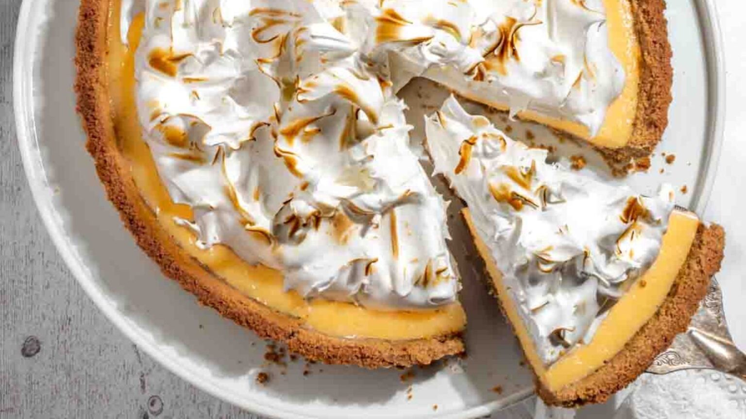 24 Spring Lemon Desserts That Will Have You Longing For More