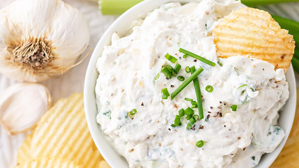 20 Irresistible Dip Recipes Perfect For "Dipsgiving"