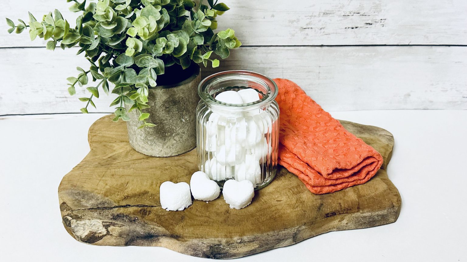 20 Homemade Alternatives To Everyday Household Items