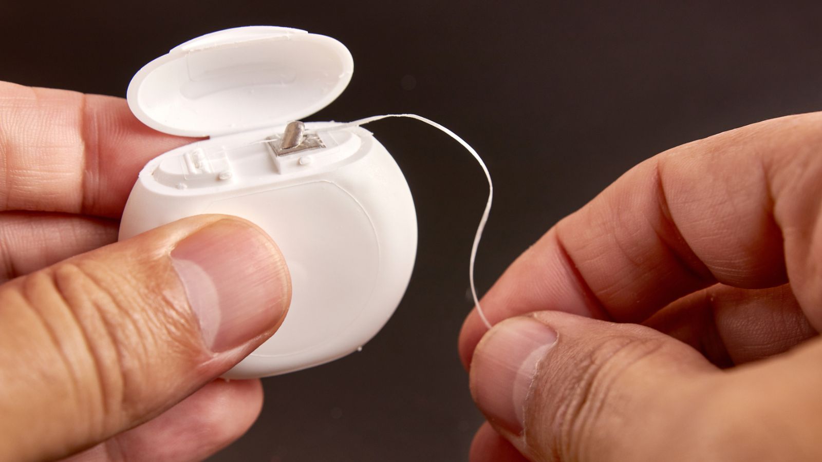 15 Survival Uses For Dental Floss That Might Surprise You
