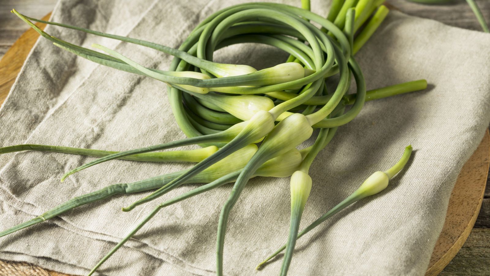 10 Easy Ways To Cook With Garlic Scapes