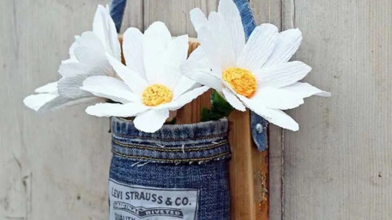 20 Impressive Crafts Made From Recycled Denim Jeans
