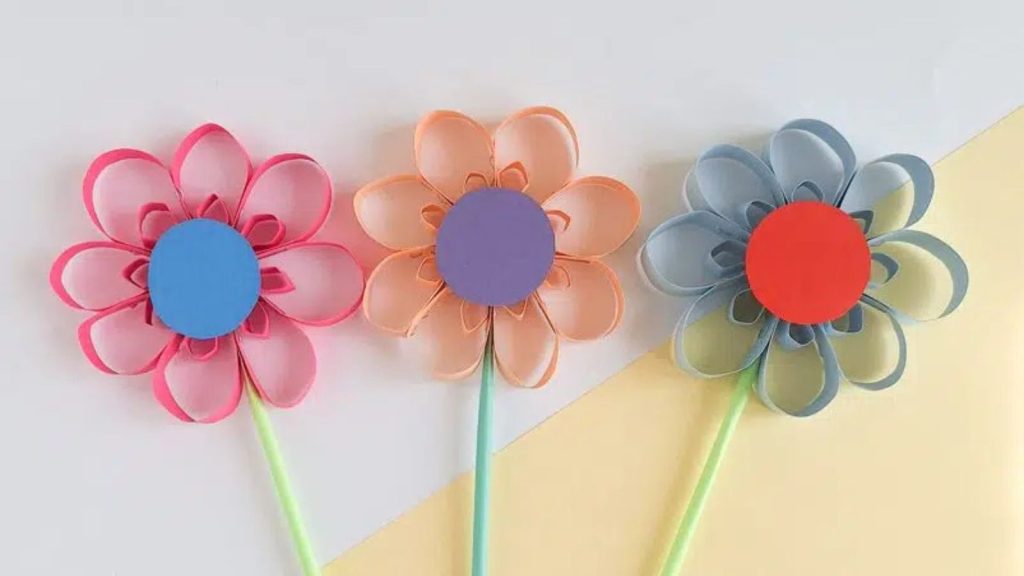 29 Blossoming Handmade Paper Flower Crafts