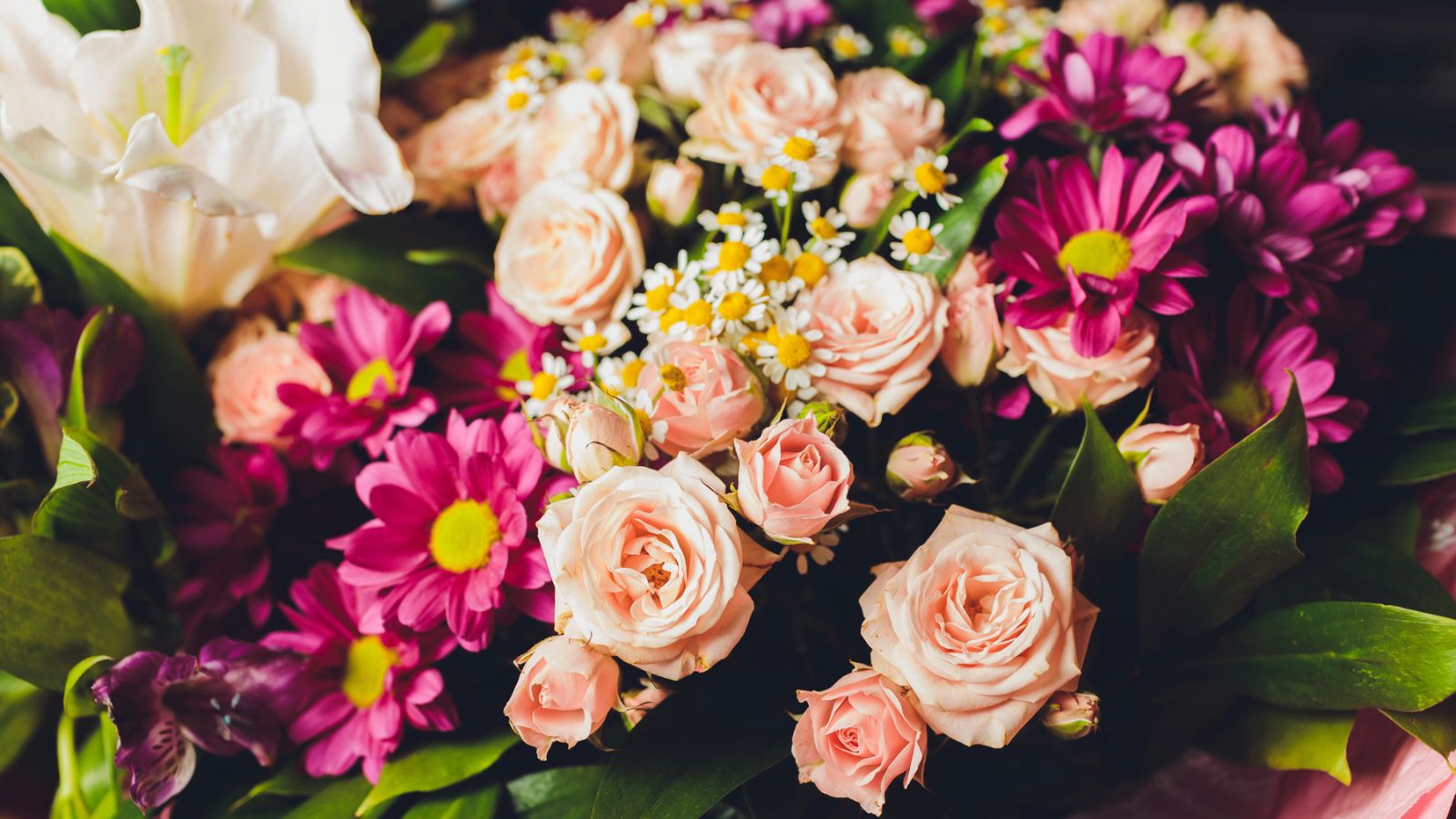 Secret Flower Hacks To Keep Your Bouquet Fresh For Longer